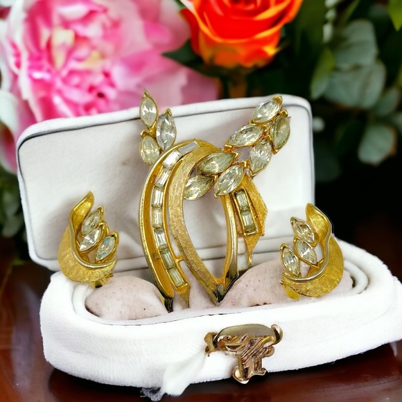 Trifari | Jewelry | Vintage Unsigned Crown Trifari Alfred Philippe ...